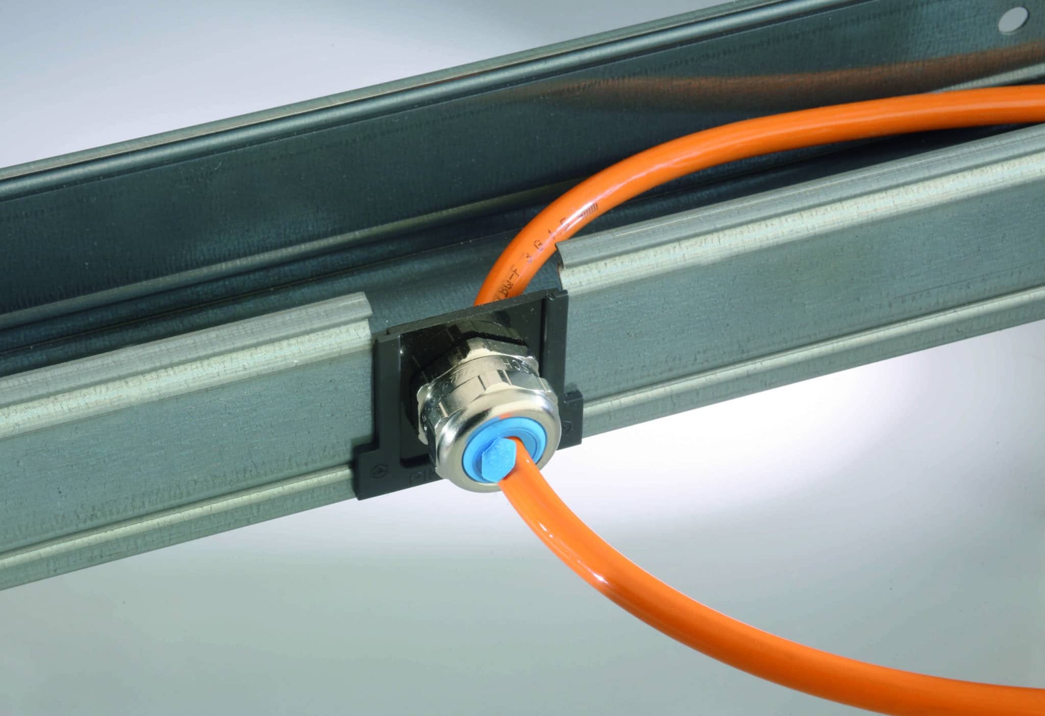 PIK-kabelkanalen: voor situaties waar weinig installatieruimte is | Hemmink